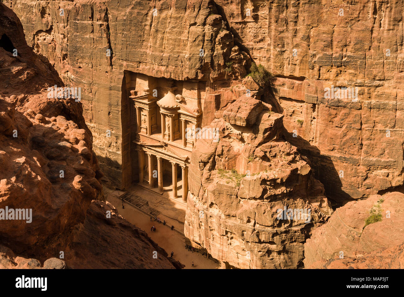 Al-Khazneh is one of the most elaborate temples in the ancient Arab ...