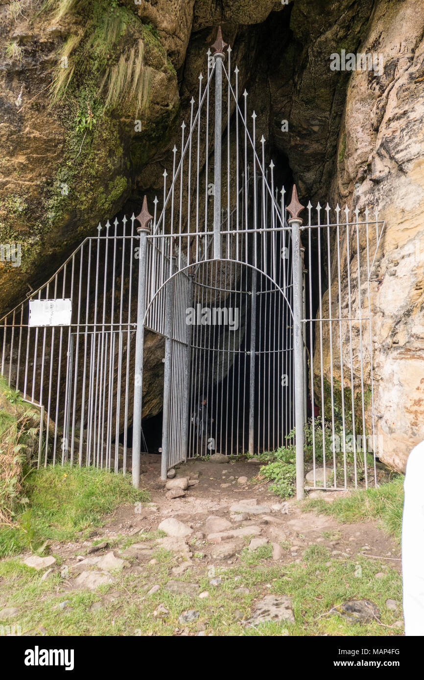 Kings caves arran hi-res stock photography and images - Alamy