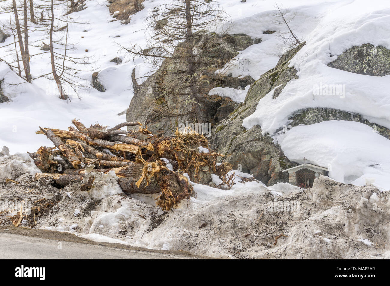 Real avalanche hi-res stock photography and images - Alamy