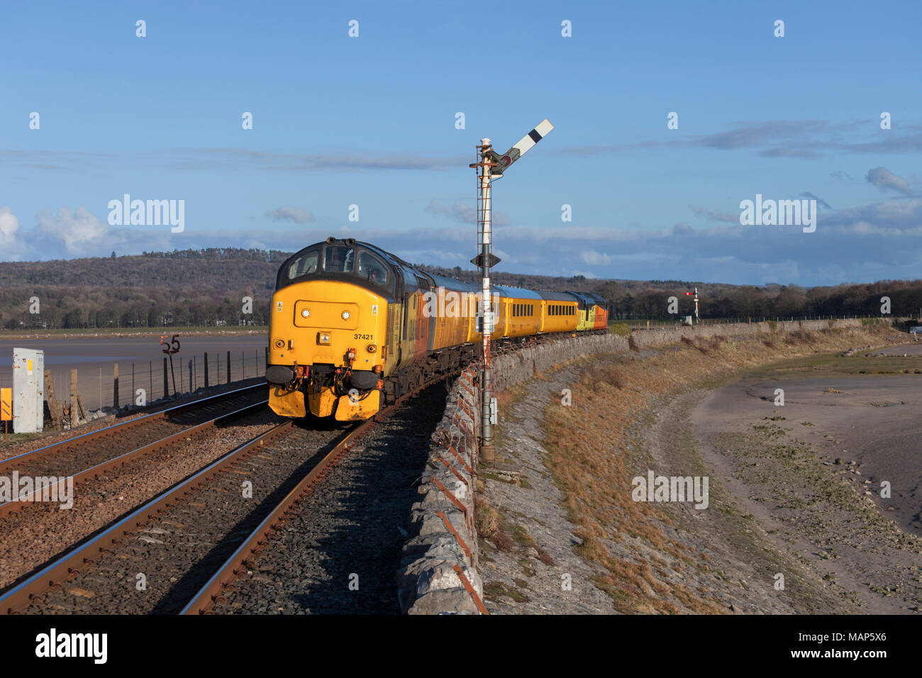 Colas Railfreight class 37 locomotives passing a mechanical semaphore ...