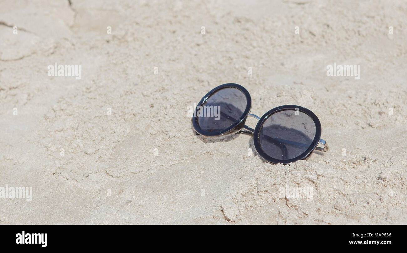 Reflecting sun on glasses hi-res stock photography and images - Alamy