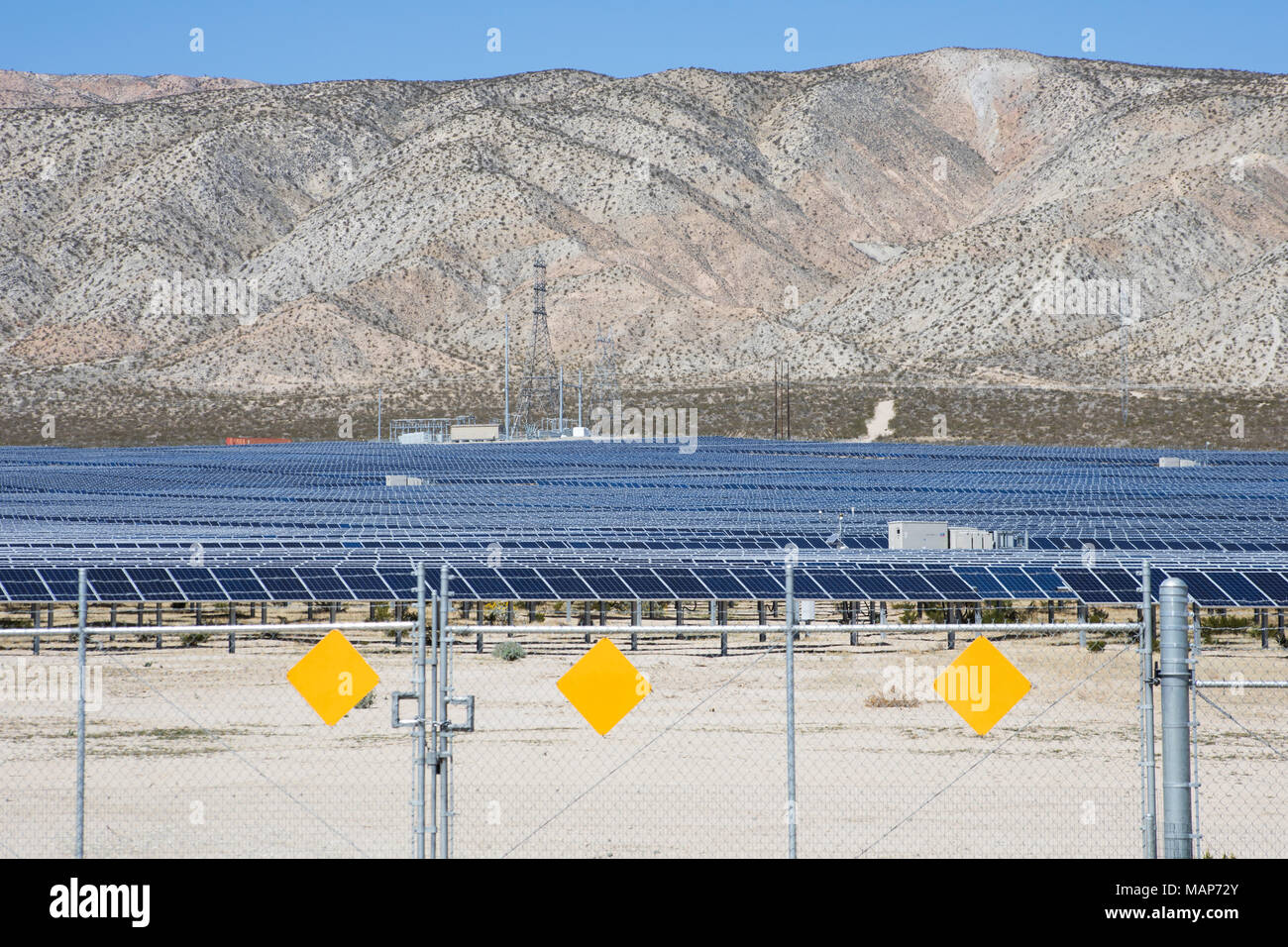 solar panels in desert Stock Photo - Alamy