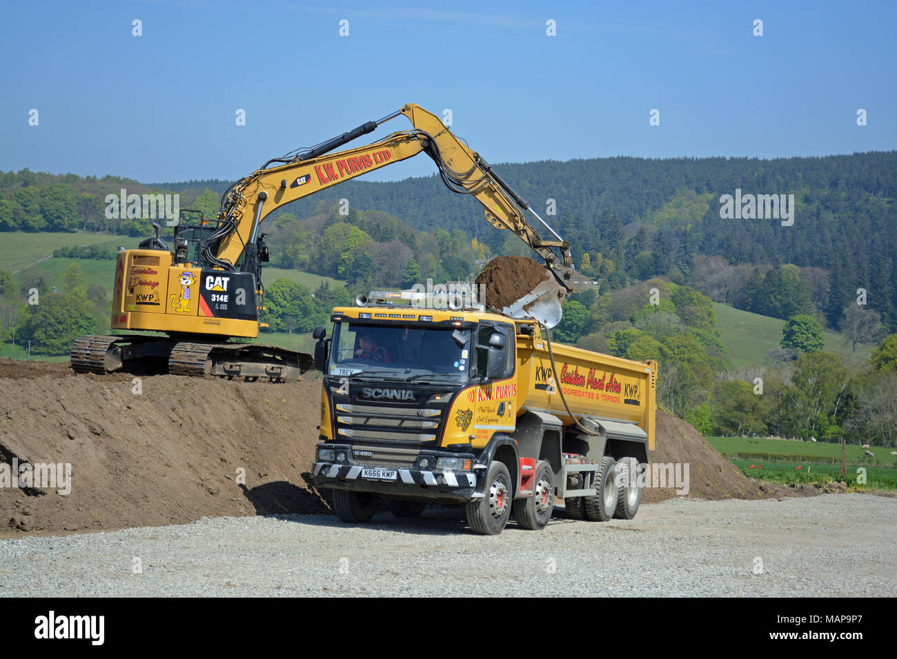 Scania G450 Tipper truck Stock Photo - Alamy