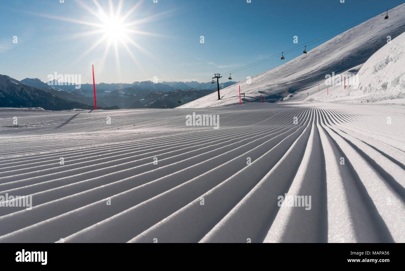 Signs ski slope hi-res stock photography and images - Alamy