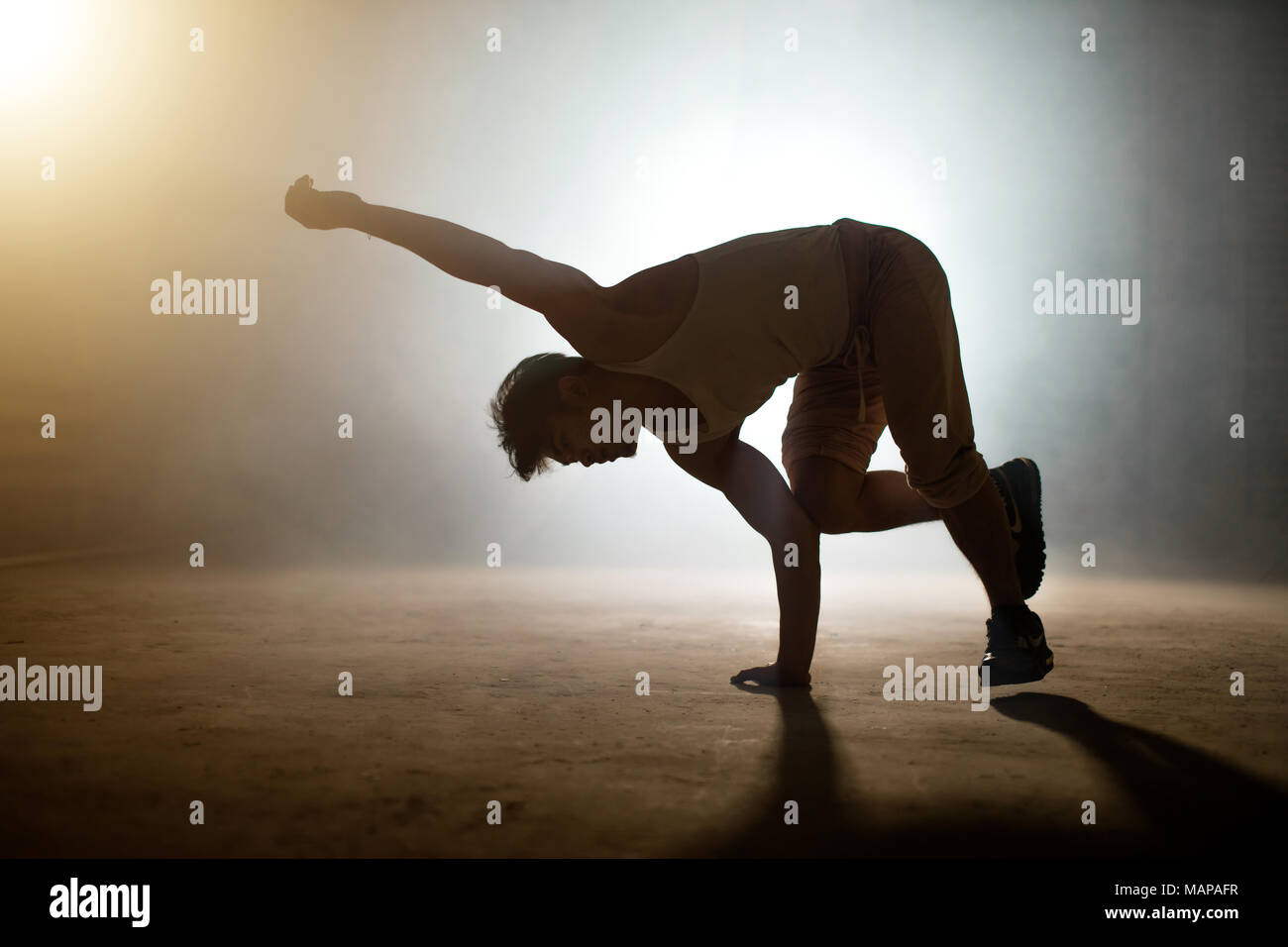Breakdance freeze hi-res stock photography and images - Alamy