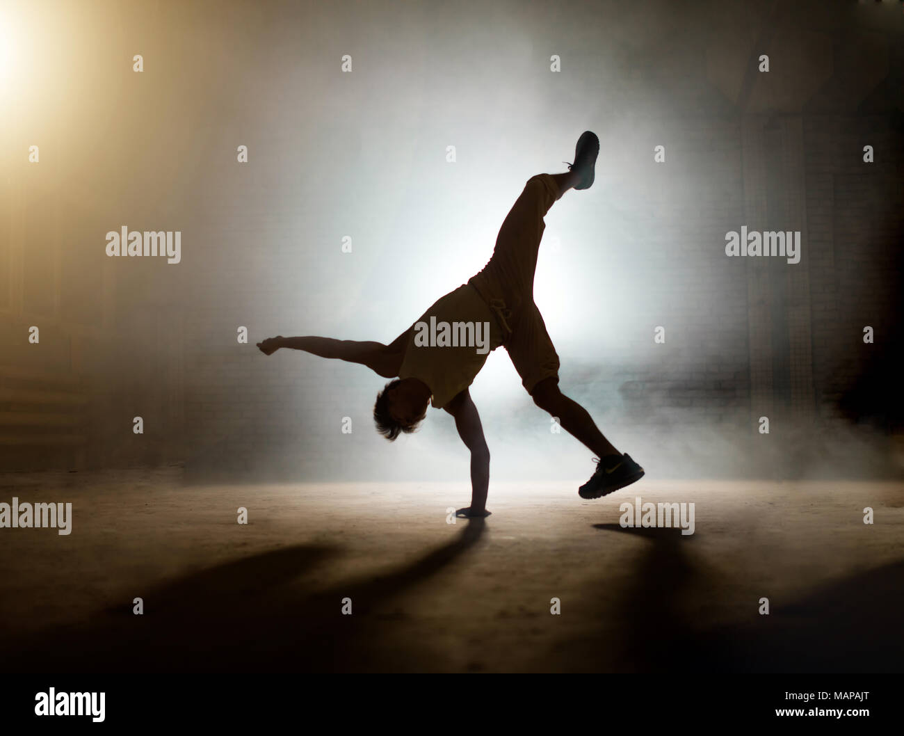 Boy pain hip hi-res stock photography and images - Alamy