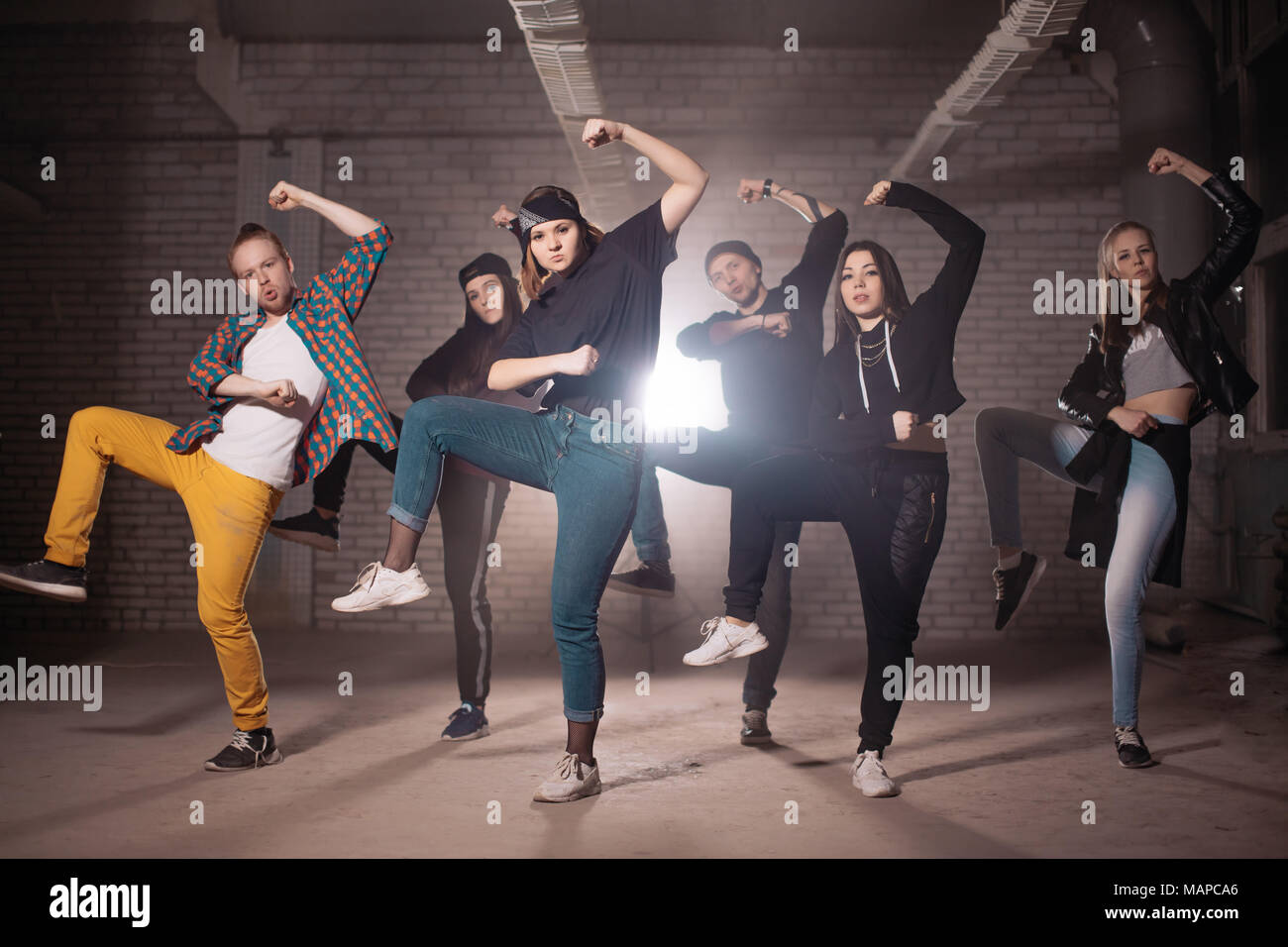 Modern dance group hi-res stock photography and images - Alamy