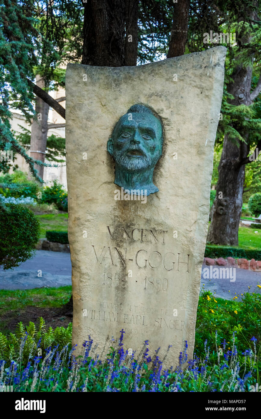 Statue vincent van gogh hi-res stock photography and images - Alamy
