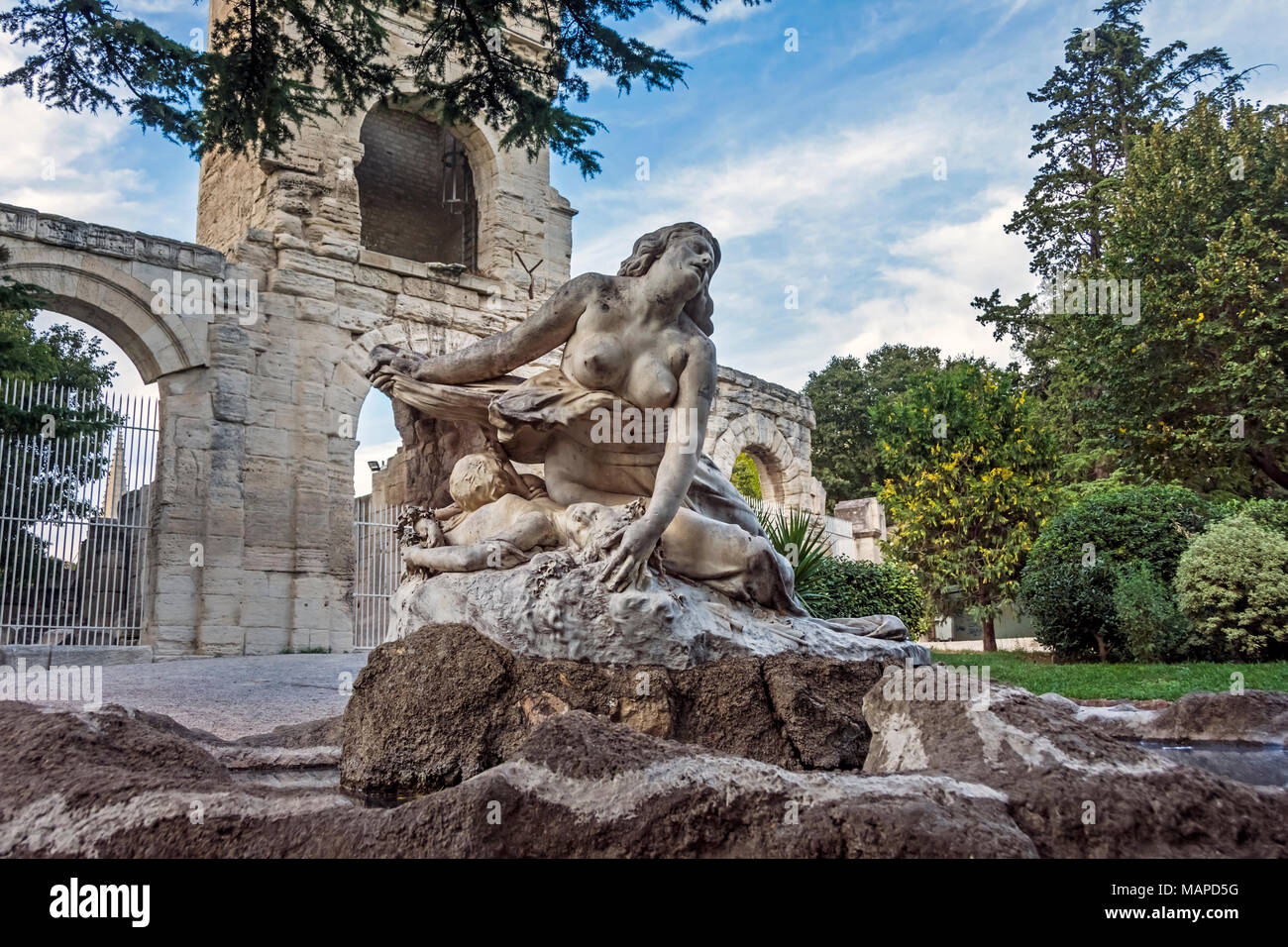 Female roman goddess statue hi-res stock photography and images - Alamy