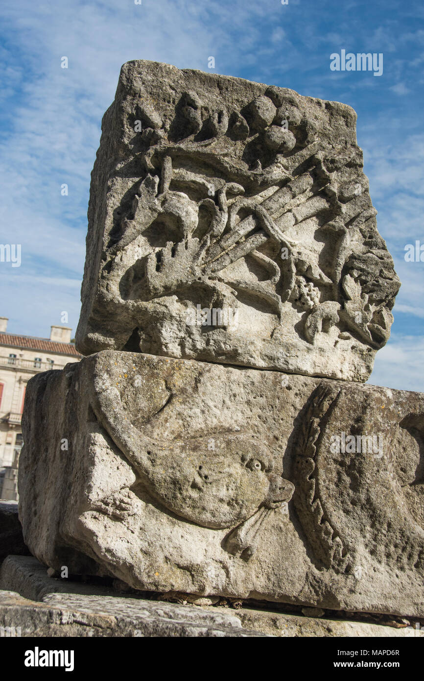Arles roman ruins hi-res stock photography and images - Alamy