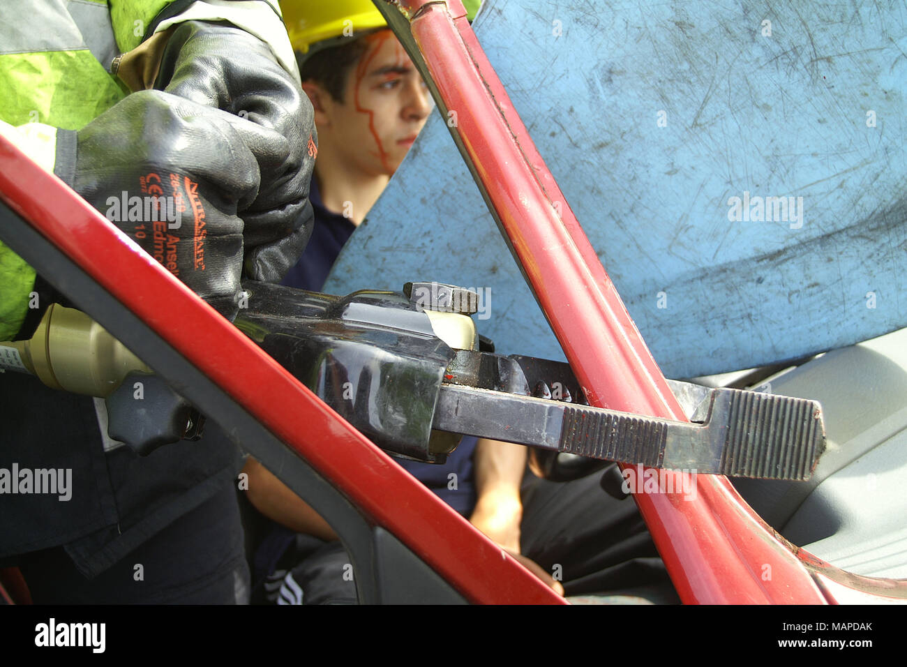 Car crash with trapped victim hi-res stock photography and images - Alamy