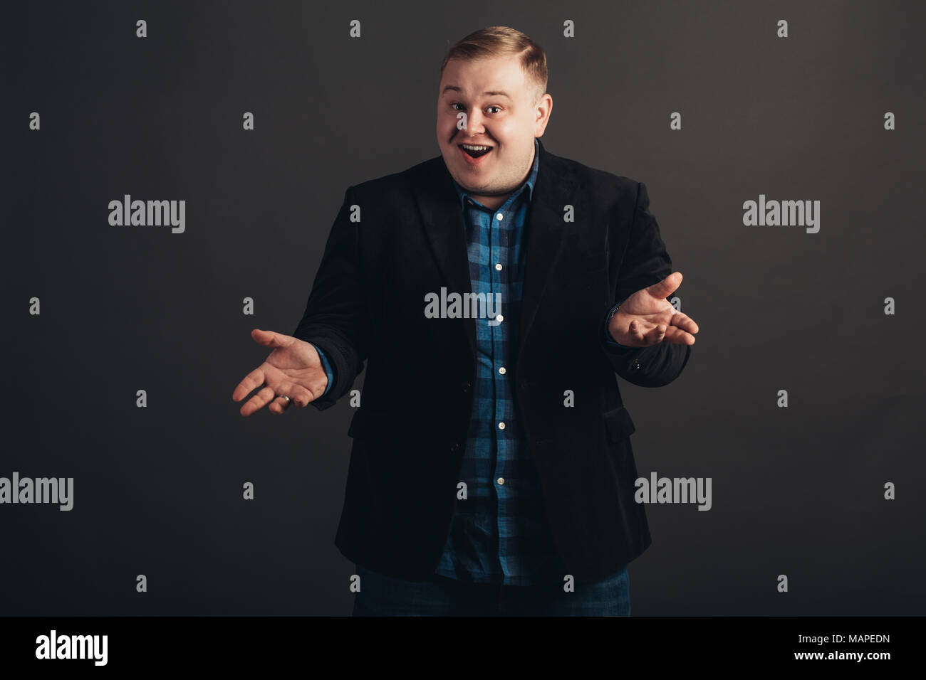 man shrugging shoulders who cares so what I dont know gesture Stock ...