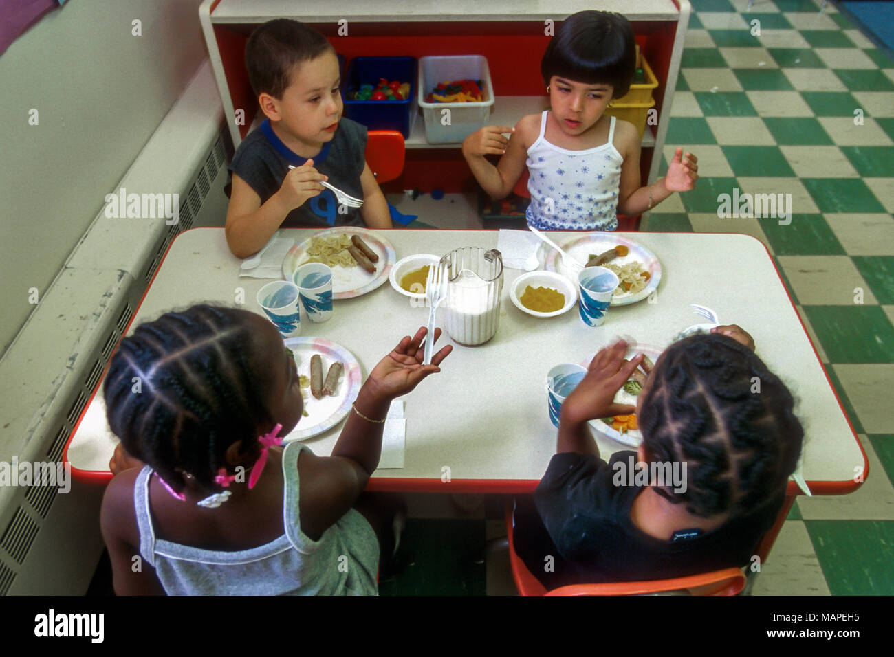 Elementary School Students Eating Lunch High Resolution Stock ...