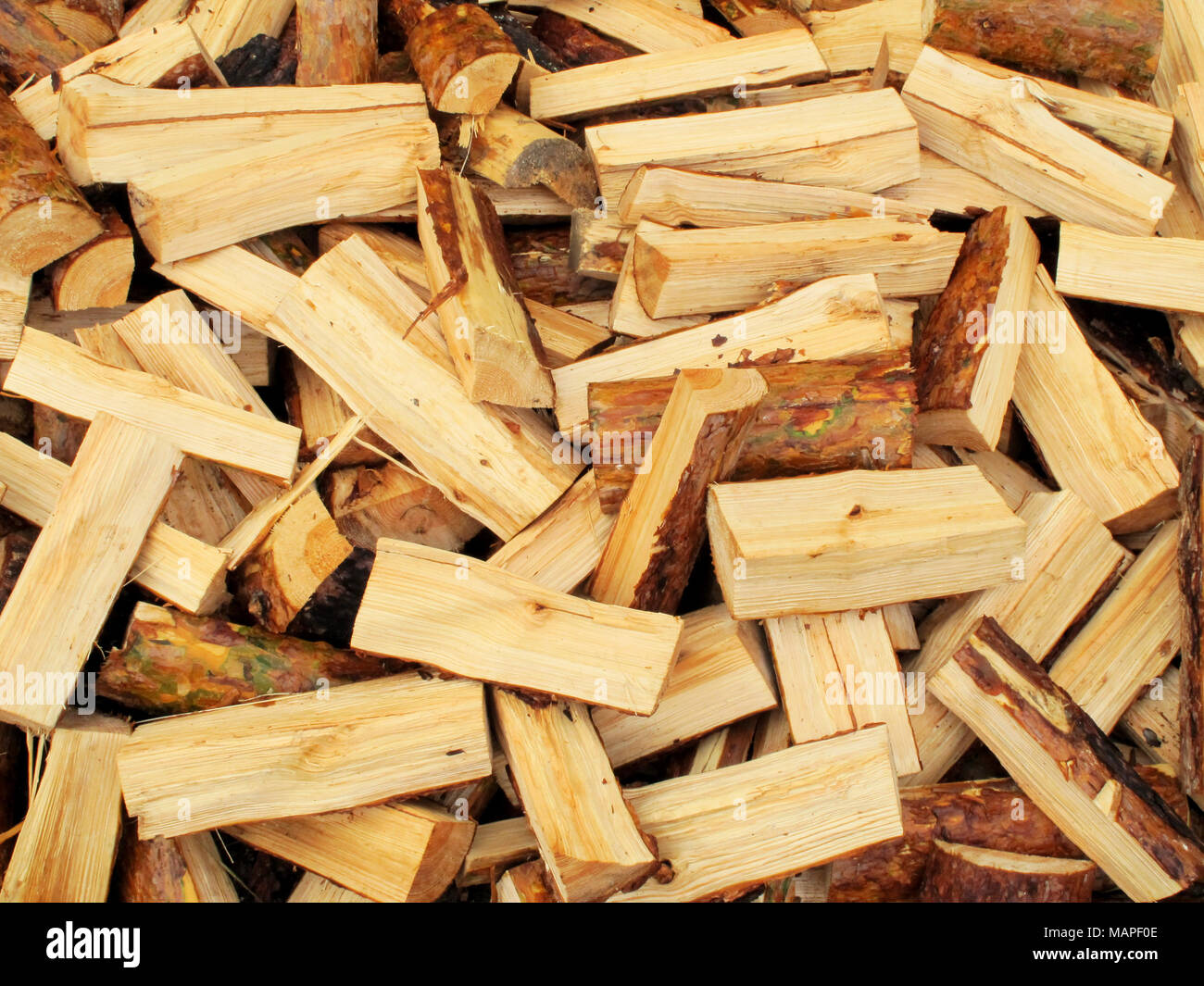 Chopped firewood logs wood burning hi-res stock photography and images ...