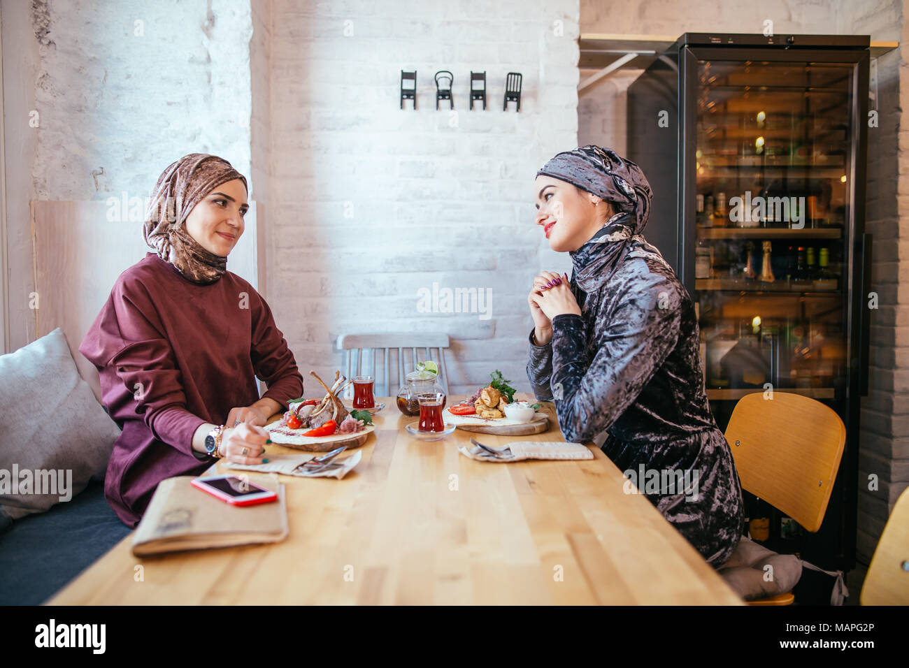 Two Arab Adults High Resolution Stock Photography and Images - Alamy