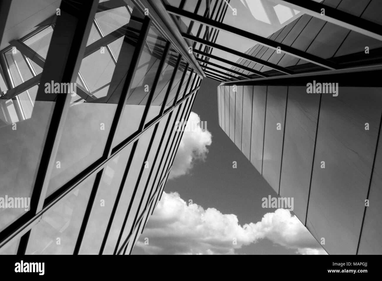 Skyscraper work hi-res stock photography and images - Alamy
