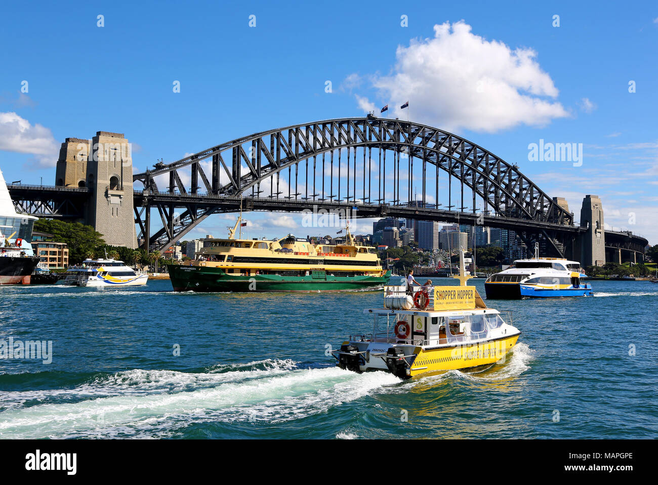 Sydney harbour bridge boat hi-res stock photography and images - Alamy