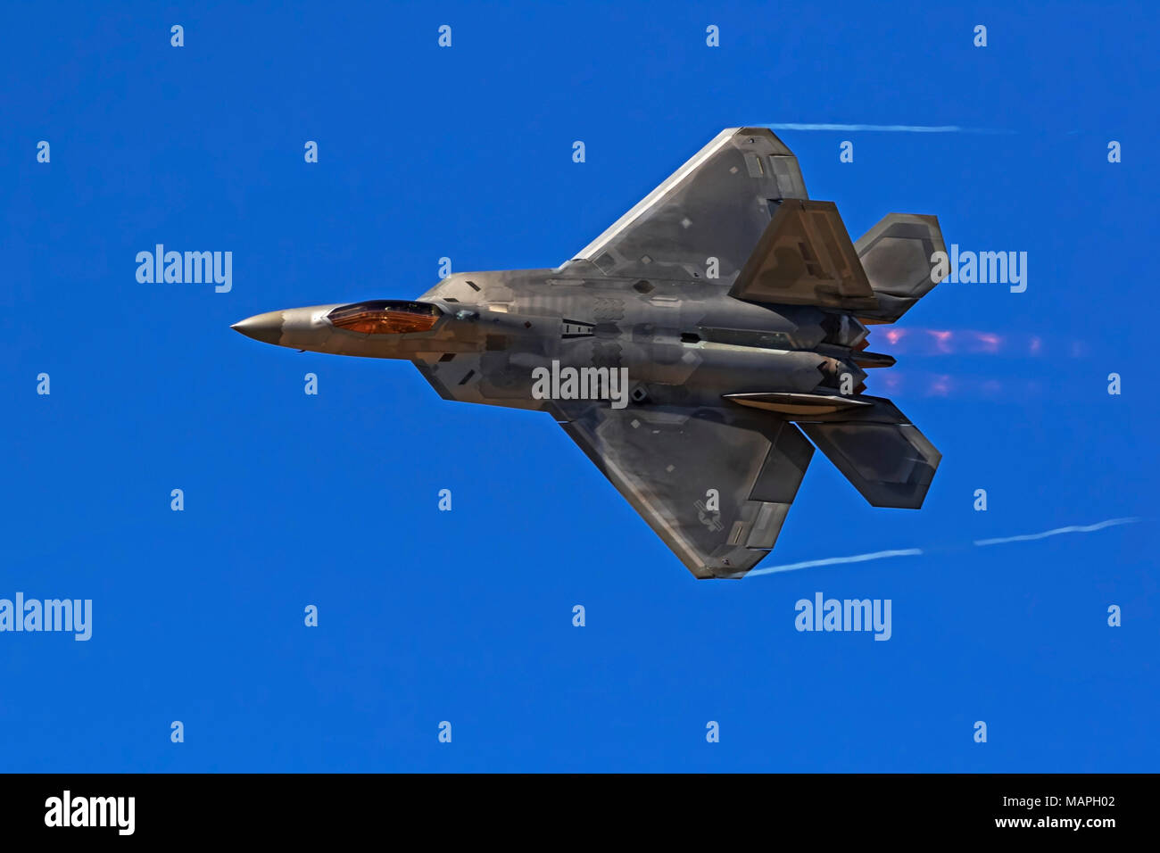 Airplane F-22 Raptor stealth jet fighter Stock Photo - Alamy
