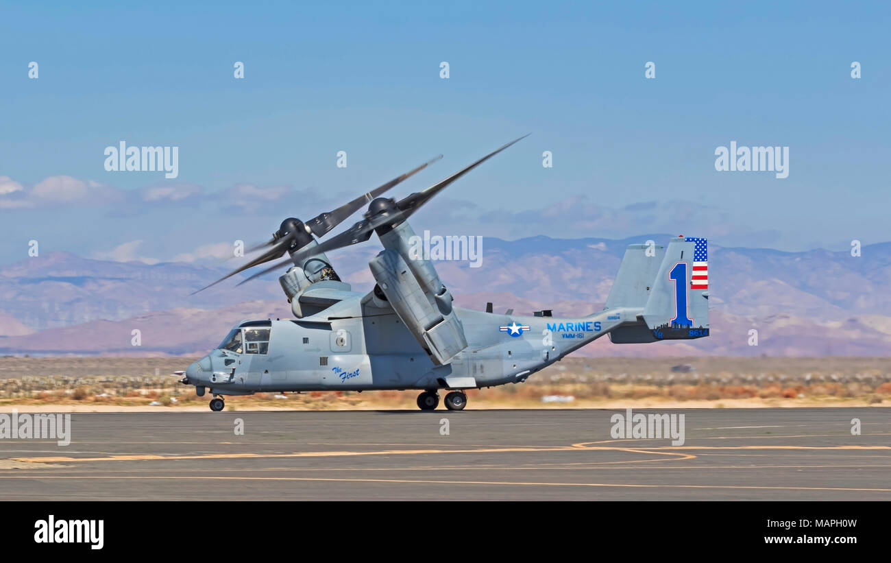 Airshow MV-22 Osprey troop transport aircraft Stock Photo - Alamy