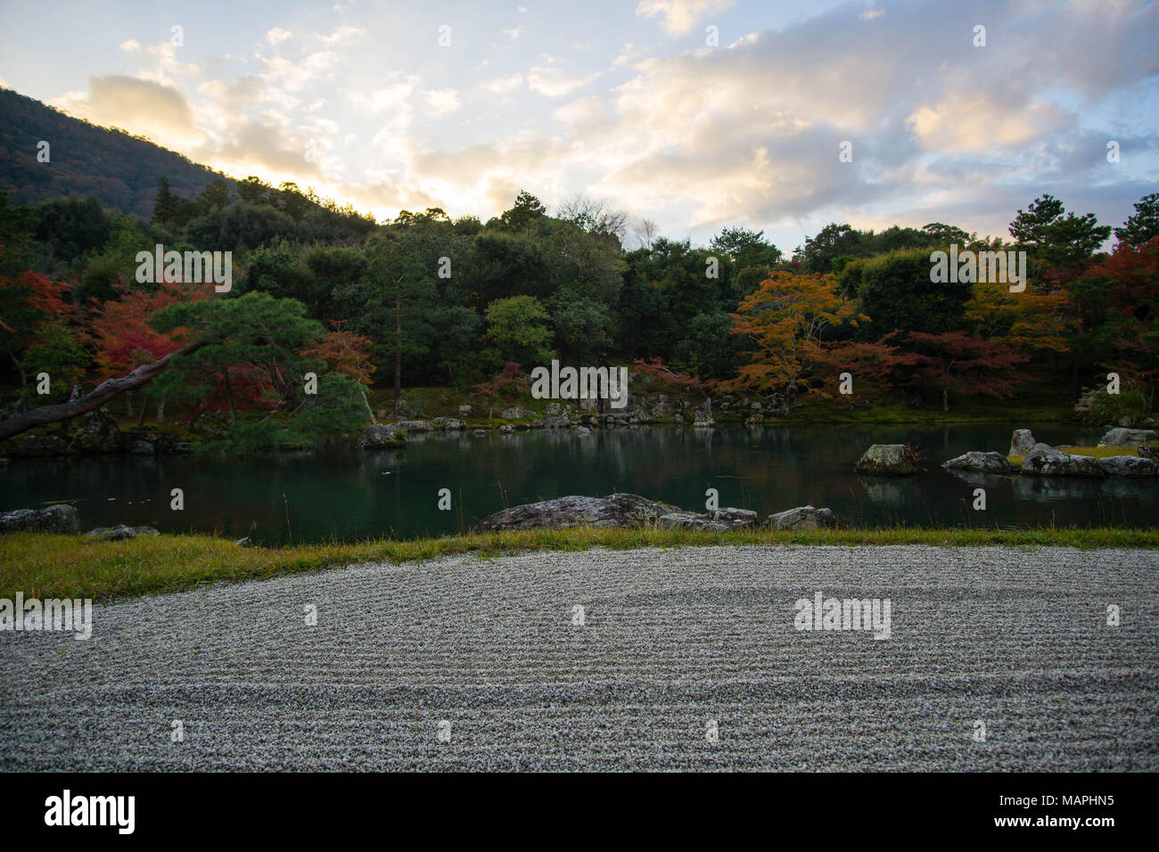 Tenryuji garden hi-res stock photography and images - Alamy