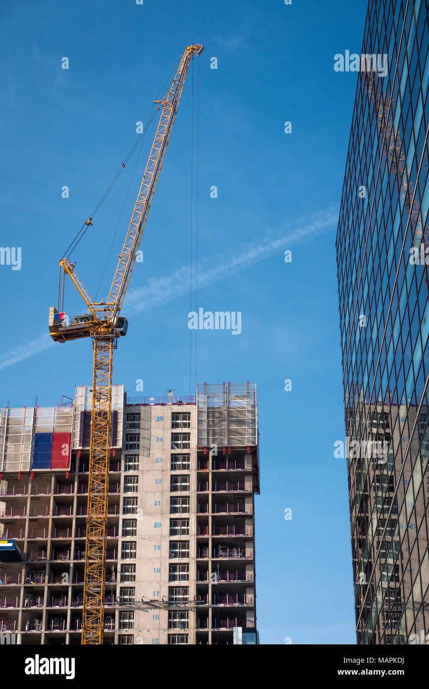 Work scaffolding hi-res stock photography and images - Alamy