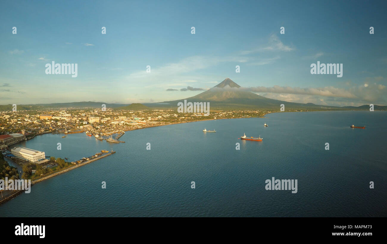 Legazpi port hi-res stock photography and images - Alamy
