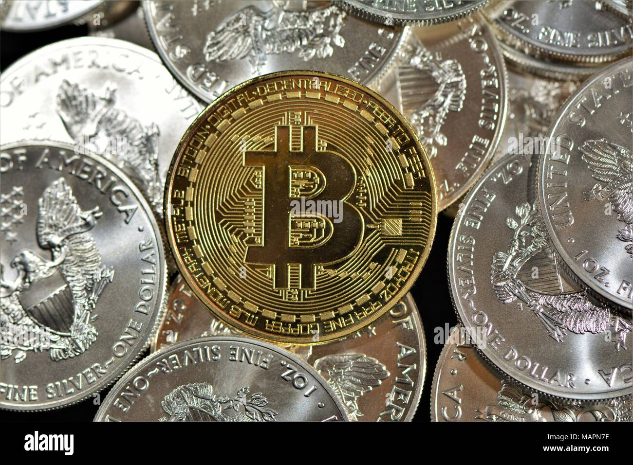 Silver u s coins hi-res stock photography and images - Alamy