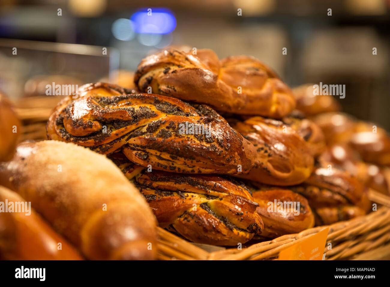 Loaf bread in supermarket basket hi-res stock photography and images ...