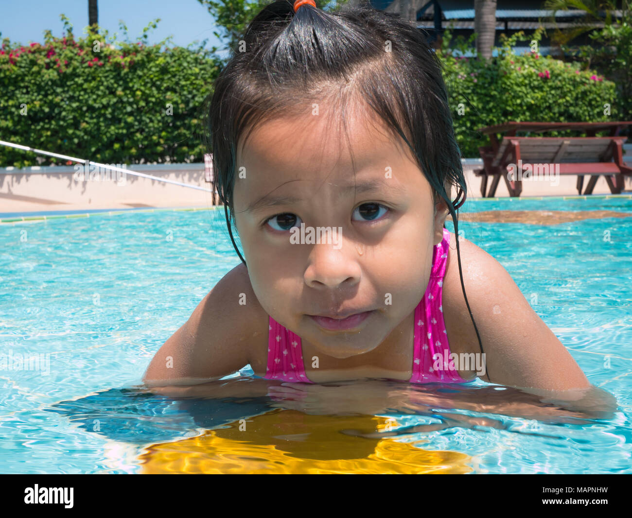 Little kids swimming hi-res stock photography and images - Alamy