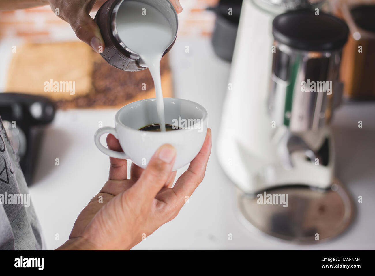 Pouring cream hi-res stock photography and images - Alamy