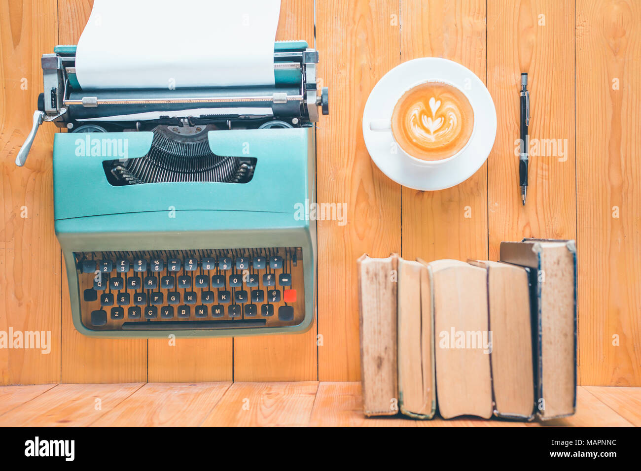 Typewriter coffee cup desk hi-res stock photography and images - Alamy