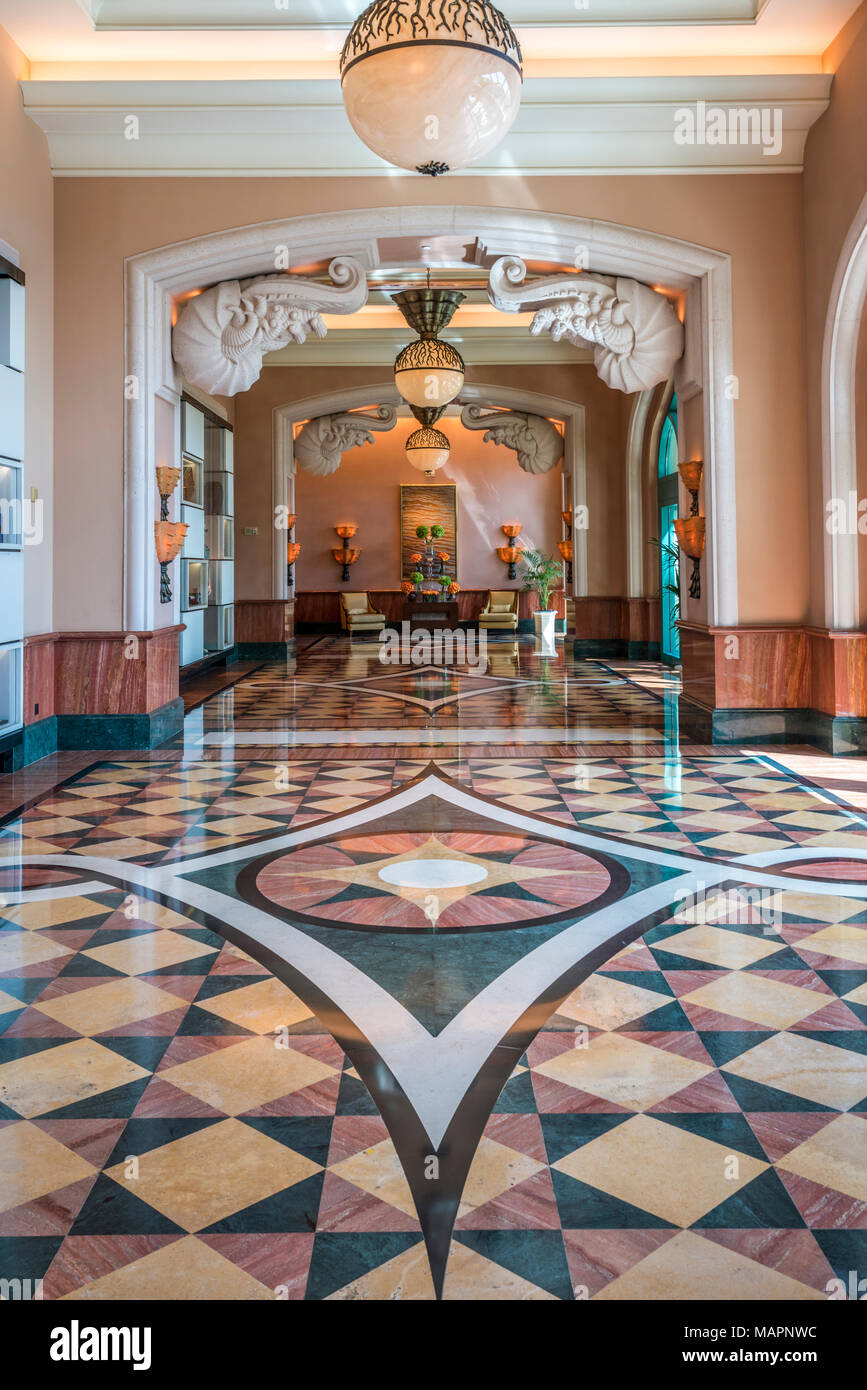 Interior decor of the Atlantis Palm Resort on The Palm in Dubai, UAE ...