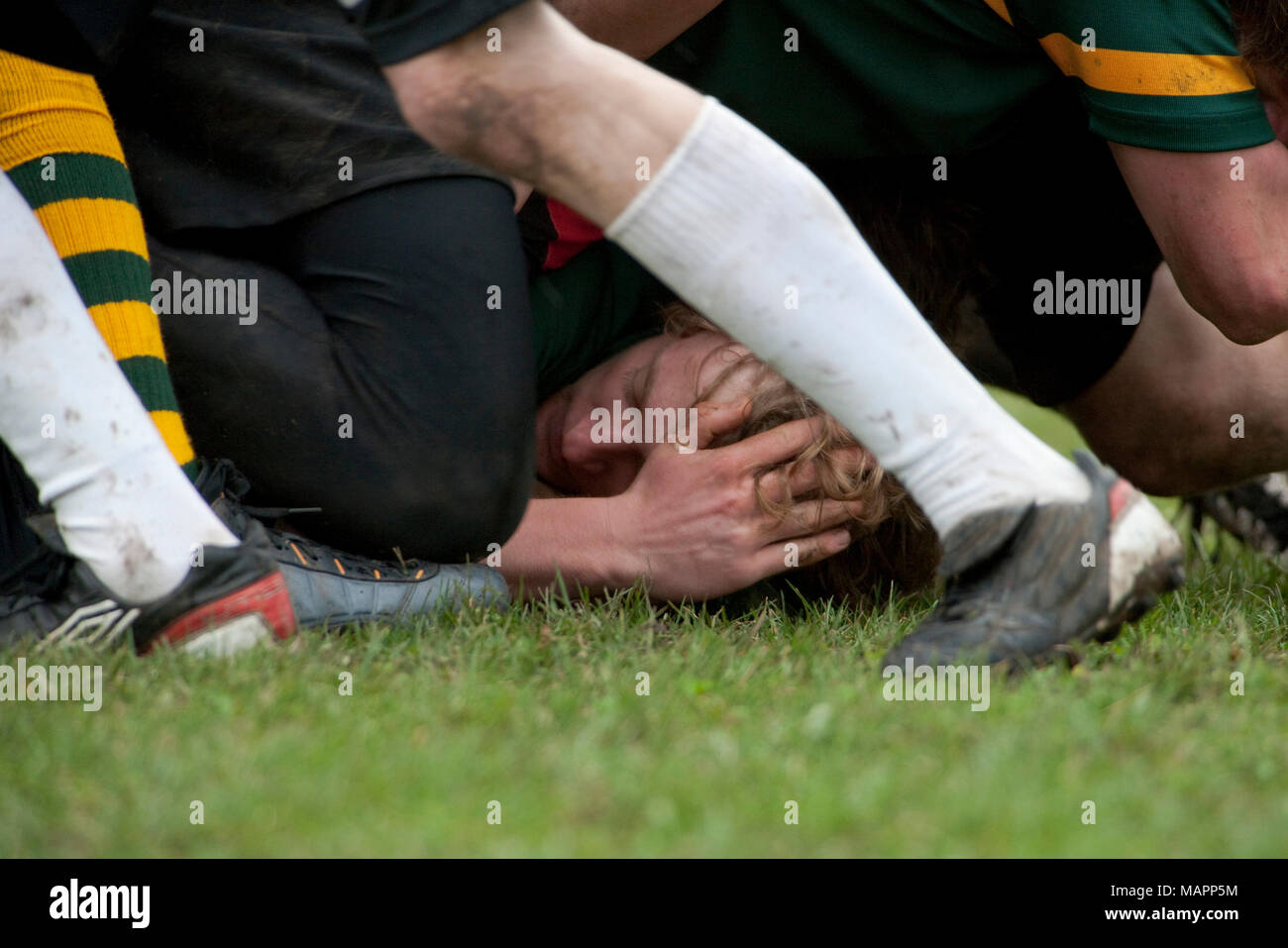 Teenagers rugby hi-res stock photography and images - Alamy