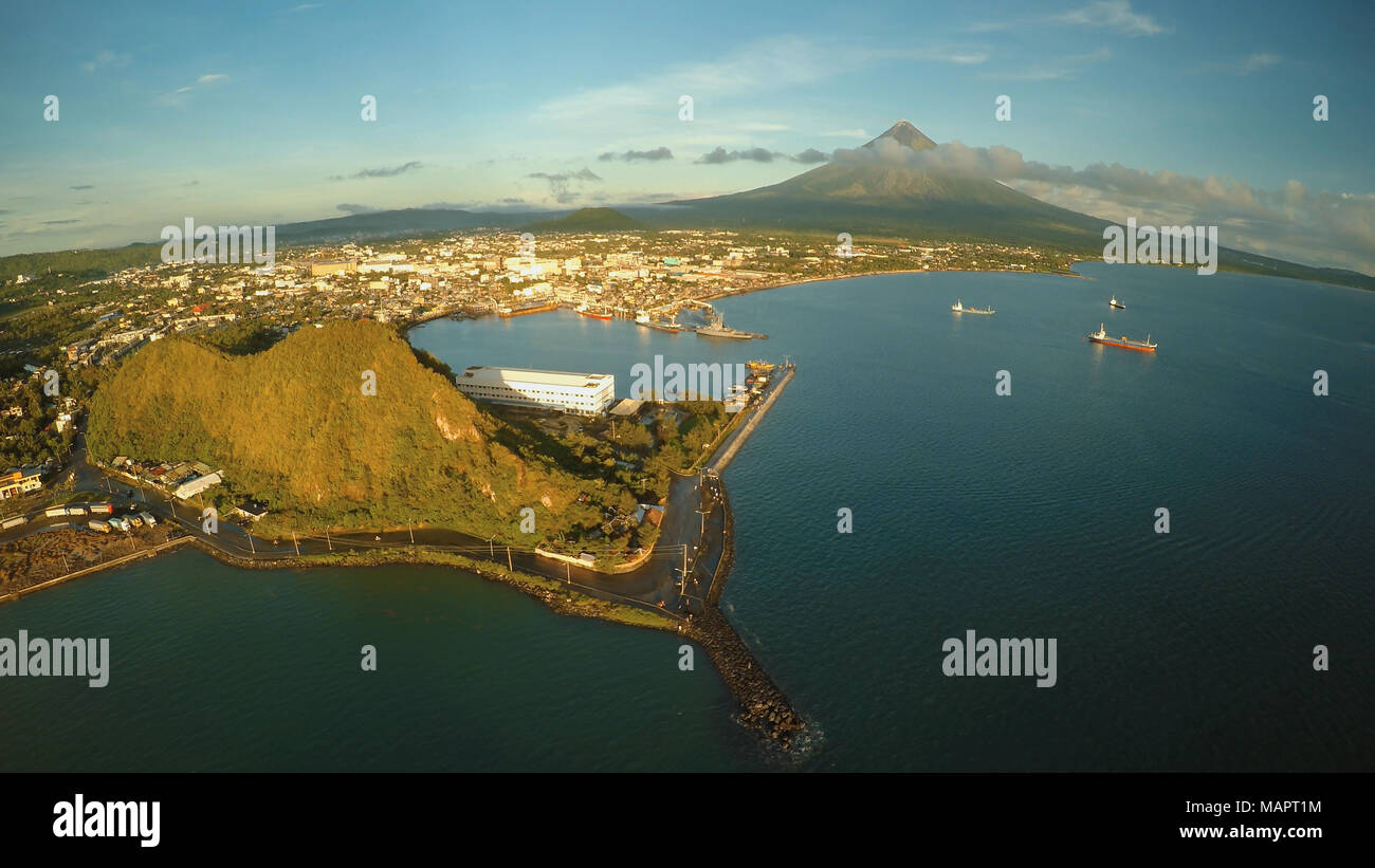 Legazpi port hi-res stock photography and images - Alamy