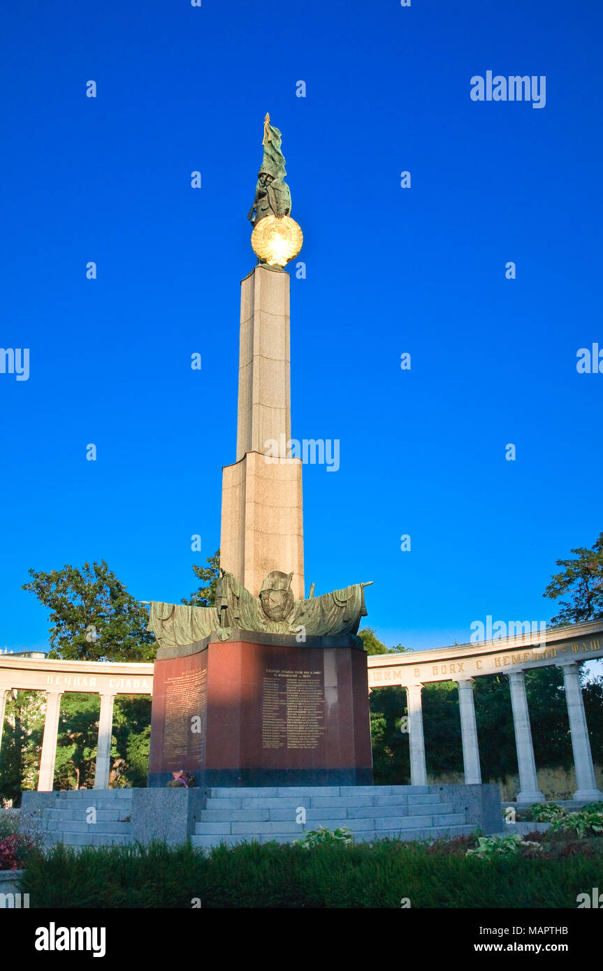 Soviet war memorial vienna hi-res stock photography and images - Alamy