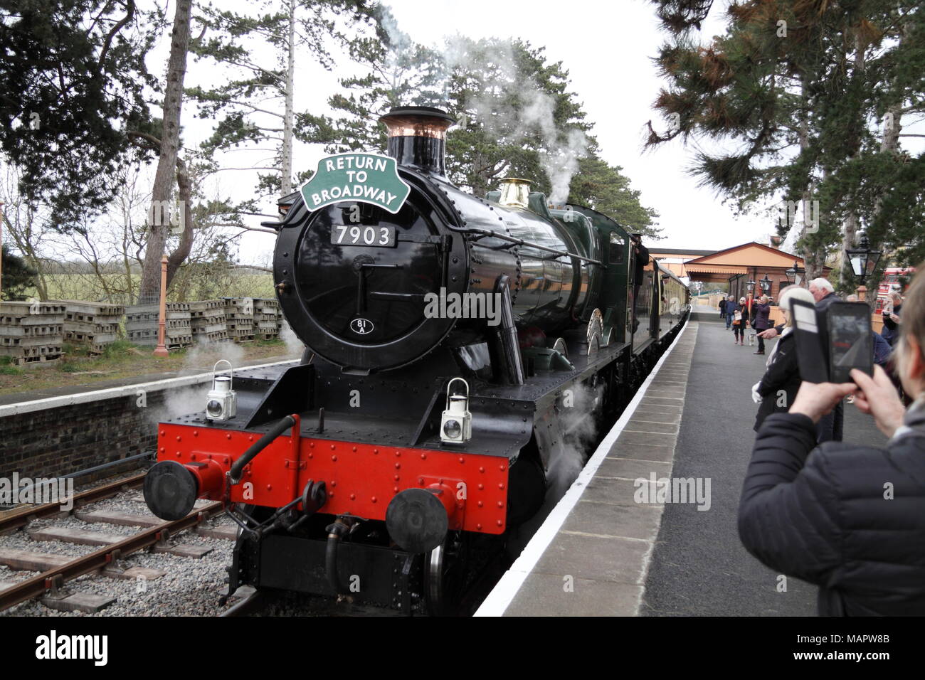 Steam Train 7903 Foremarke Hall in Broadway Station with people taking ...