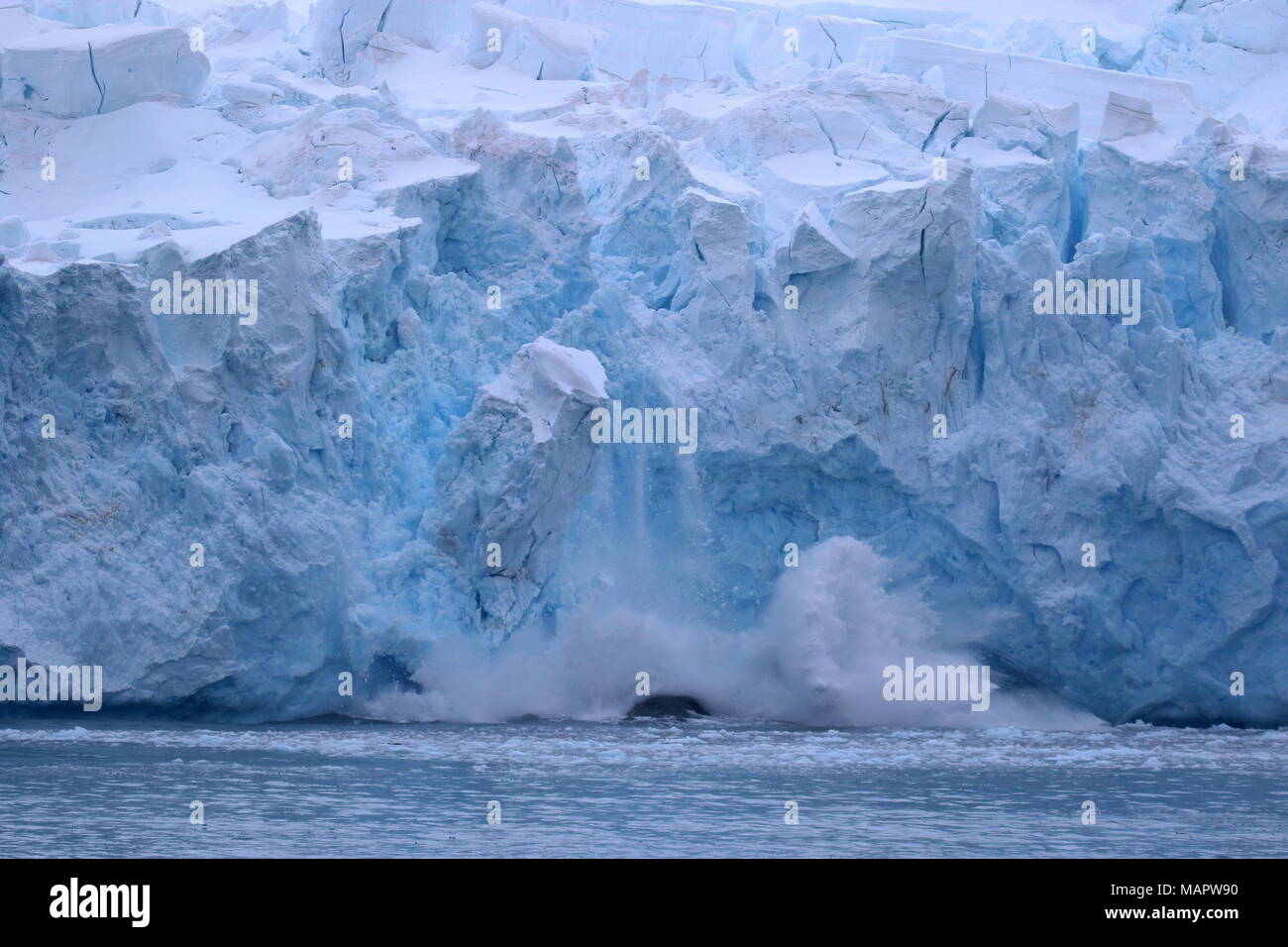 Antarctica glacier calving hi-res stock photography and images - Alamy
