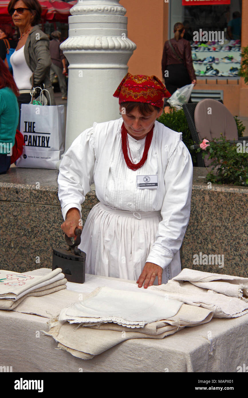 Croatia traditional costume hi-res stock photography and images - Alamy