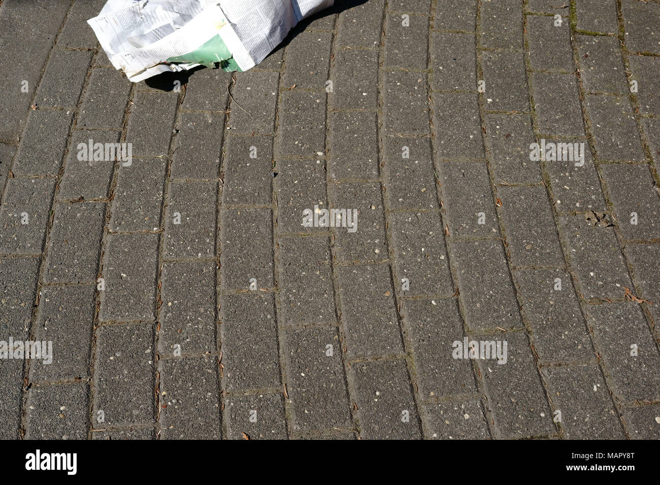 Newspaper soil hi-res stock photography and images - Alamy