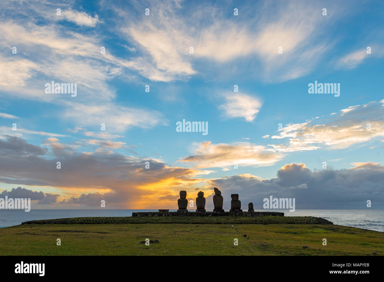 The archaeological site of Ahu Tahai with 4 complete Moai near the city ...