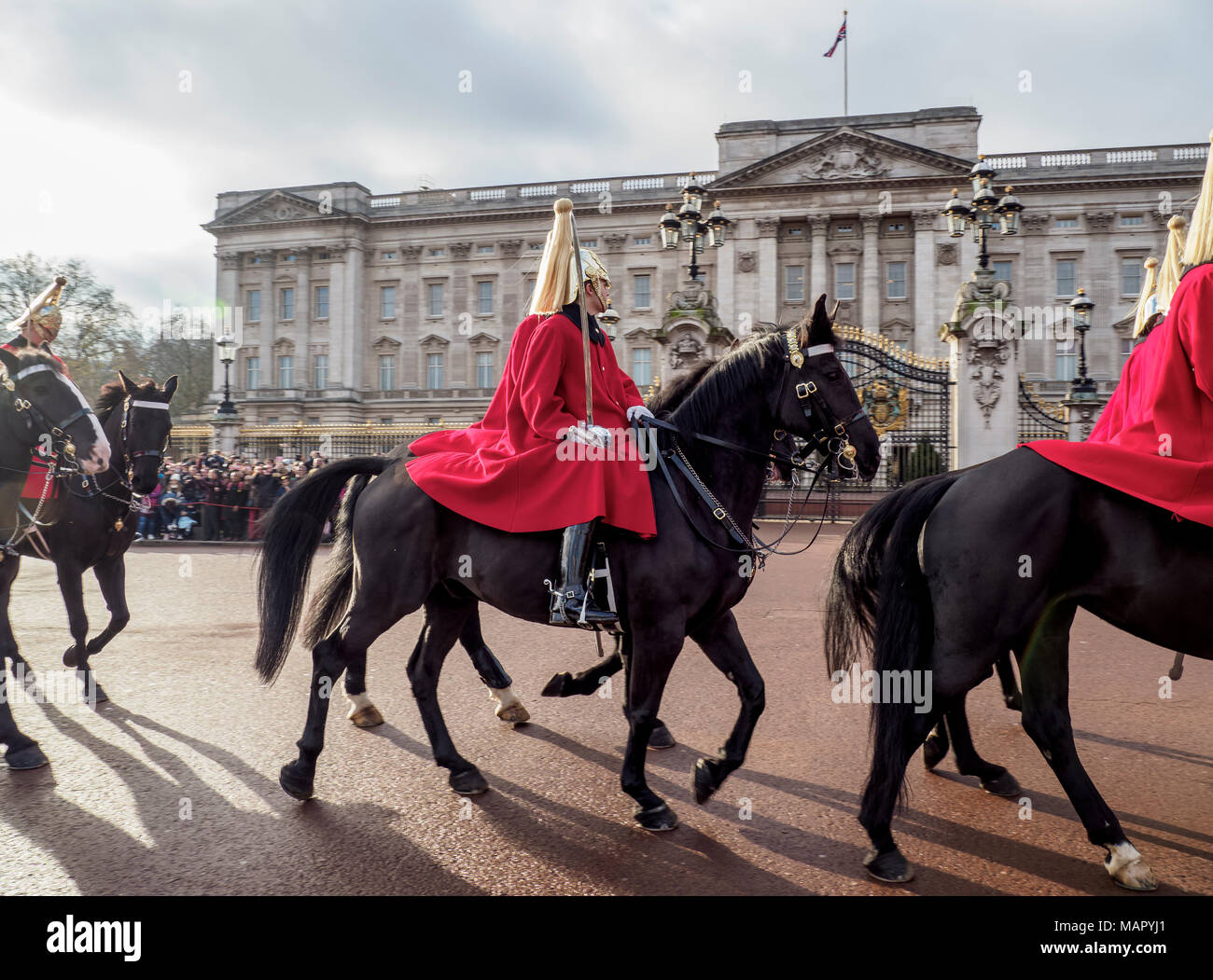 Gb london changing guard hi-res stock photography and images - Alamy