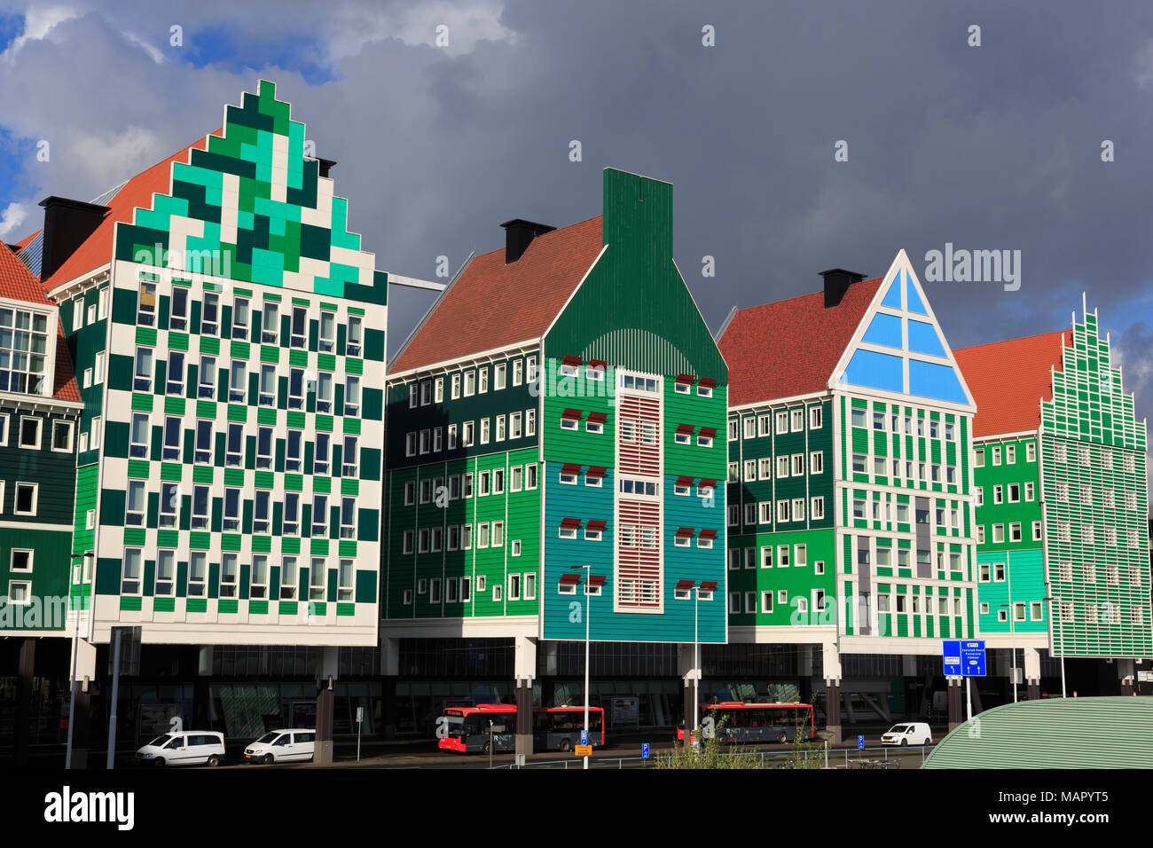 Colourful architecture hi-res stock photography and images - Alamy
