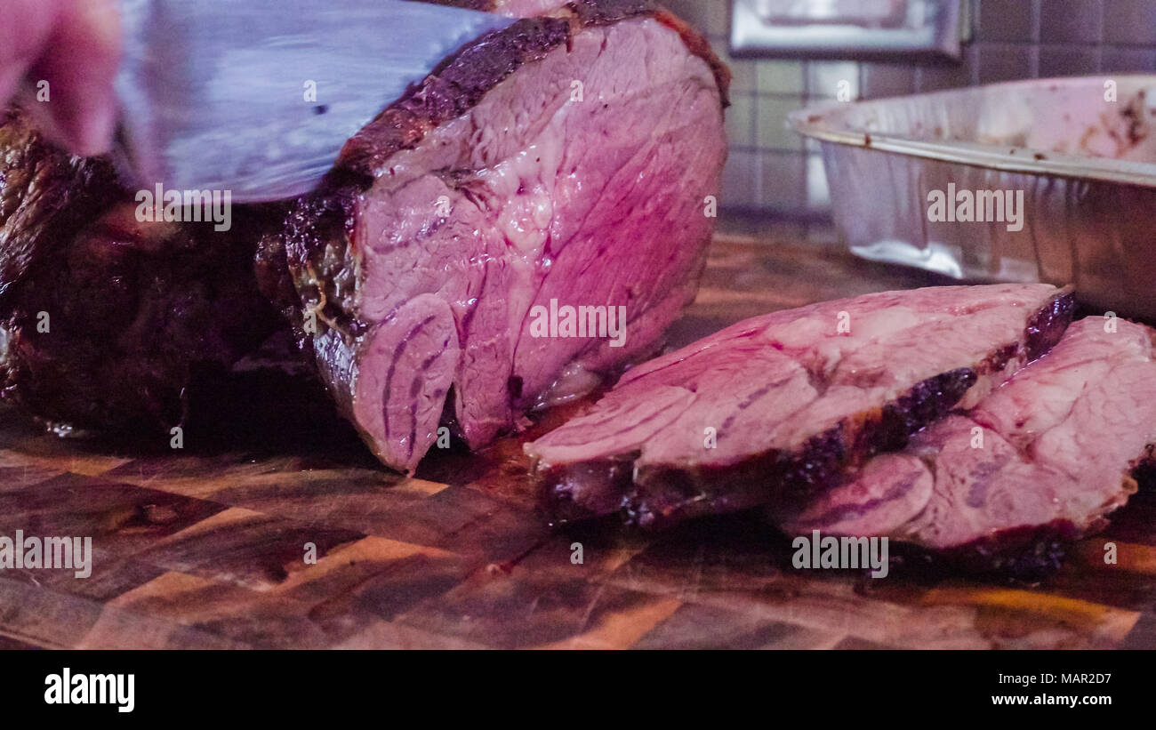 Slicing fresh out oven lamb hi-res stock photography and images - Alamy