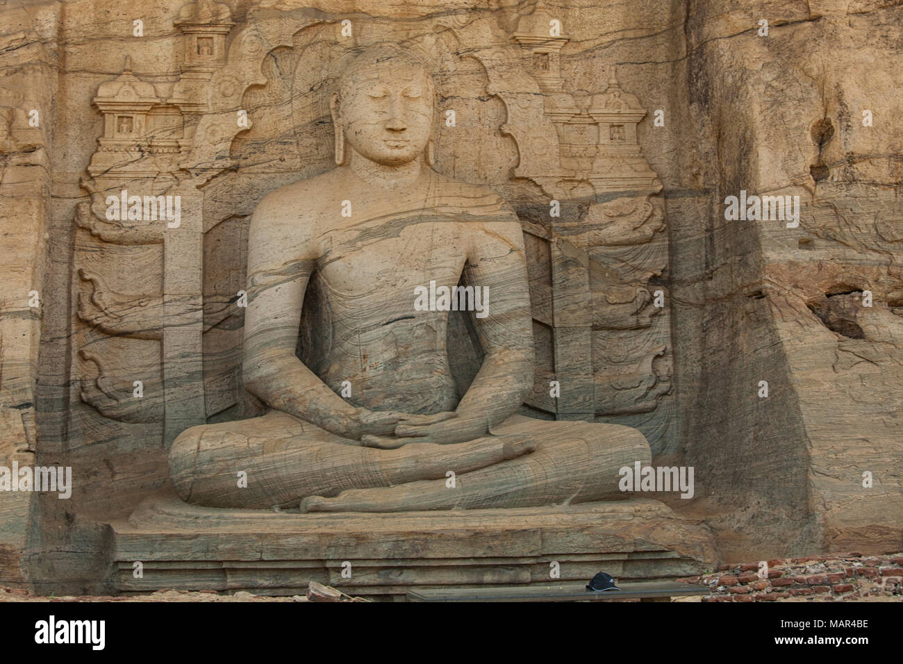 Colossal buddha hi-res stock photography and images - Alamy