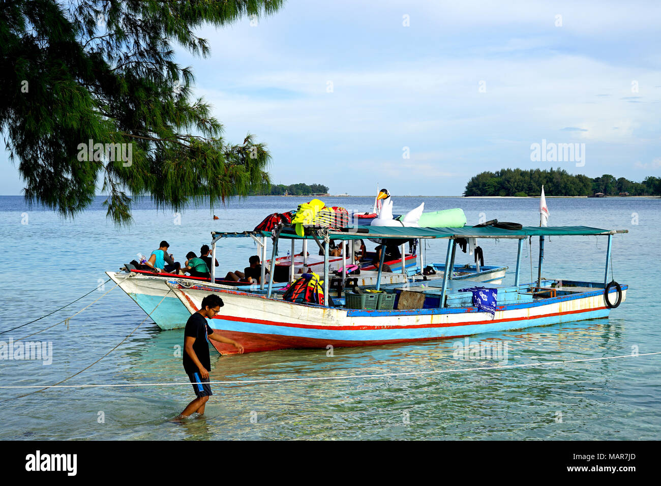 Perahu Wisata Boat, Harapan ISland Beach, Pulau Seribu, Jakarta ...