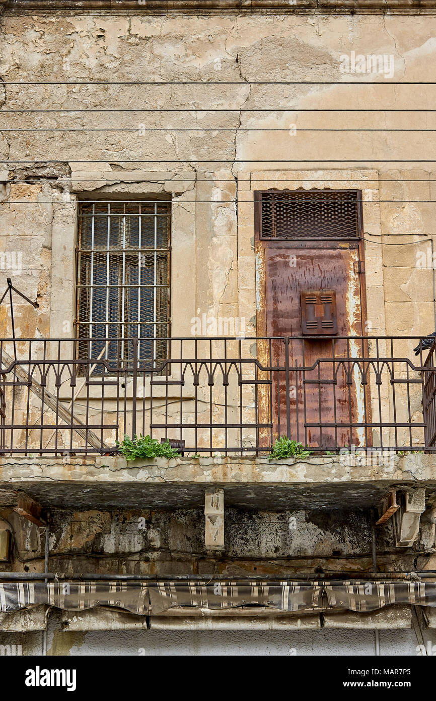 Louvre door hi-res stock photography and images - Alamy