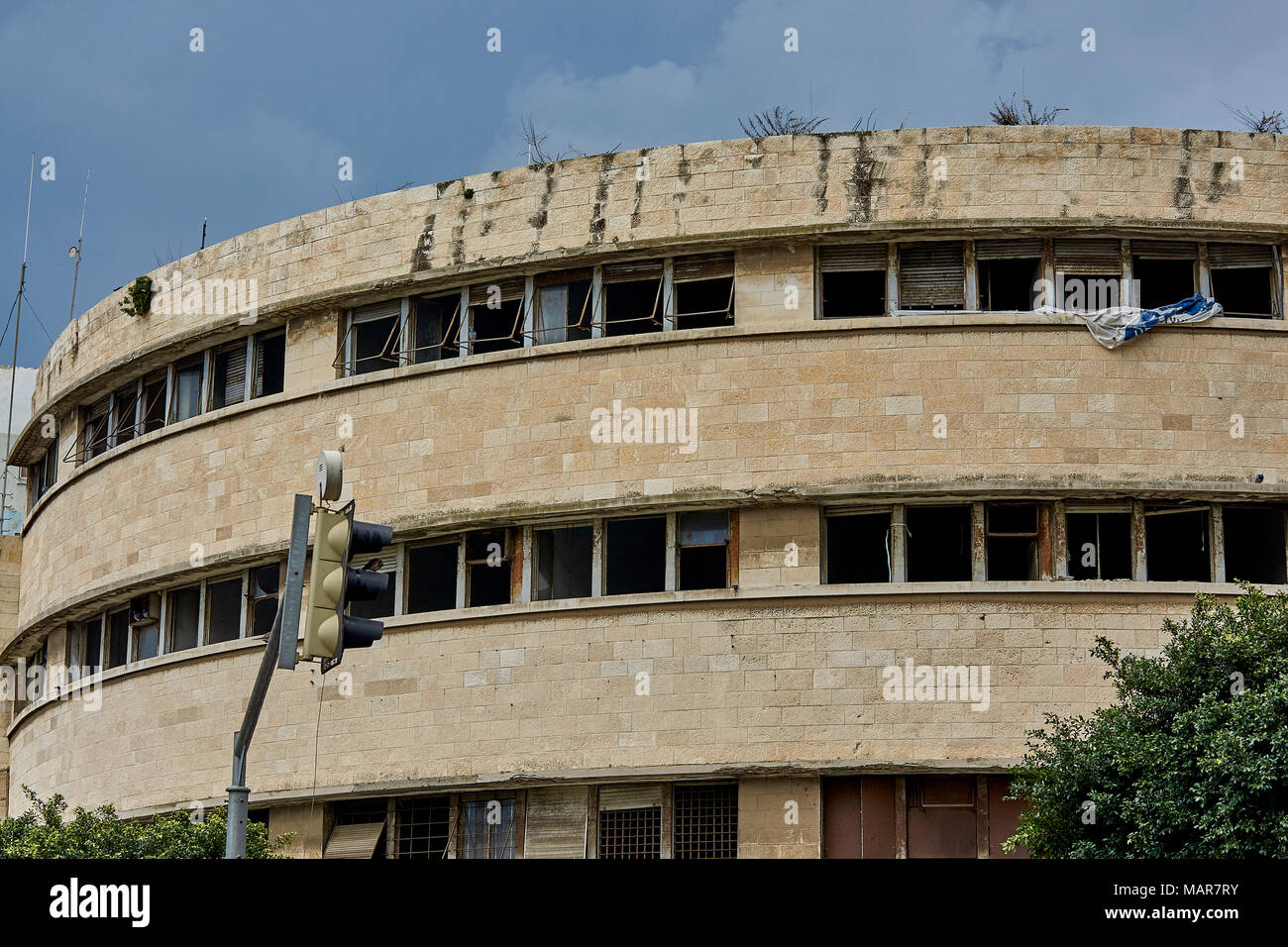 Abandoned office buildings hi-res stock photography and images - Alamy