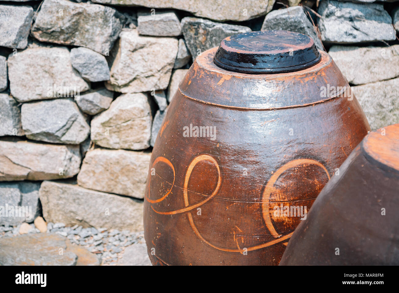 Korean traditional jar hi-res stock photography and images - Alamy