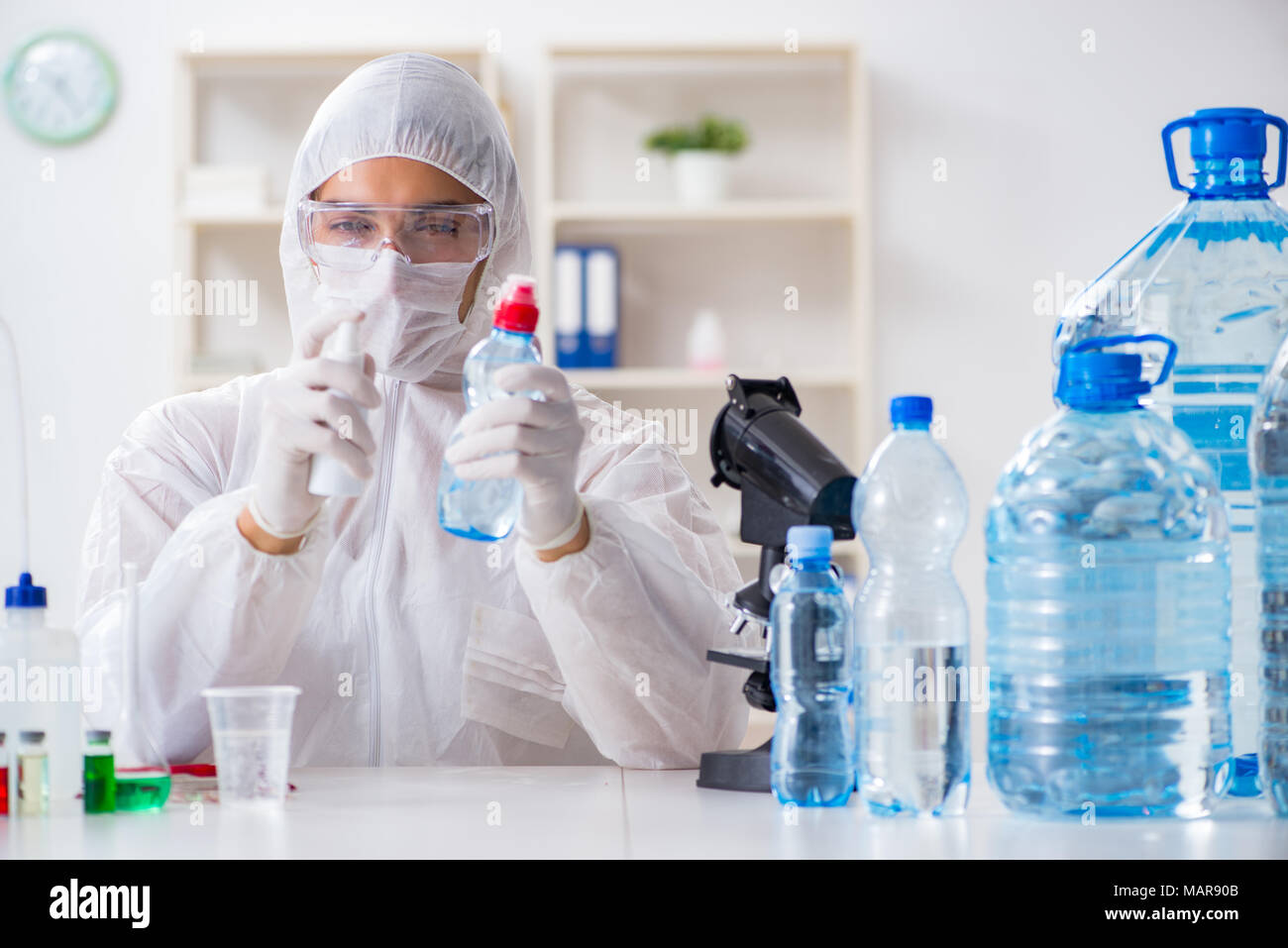 Lab assistant testing water quality Stock Photo - Alamy