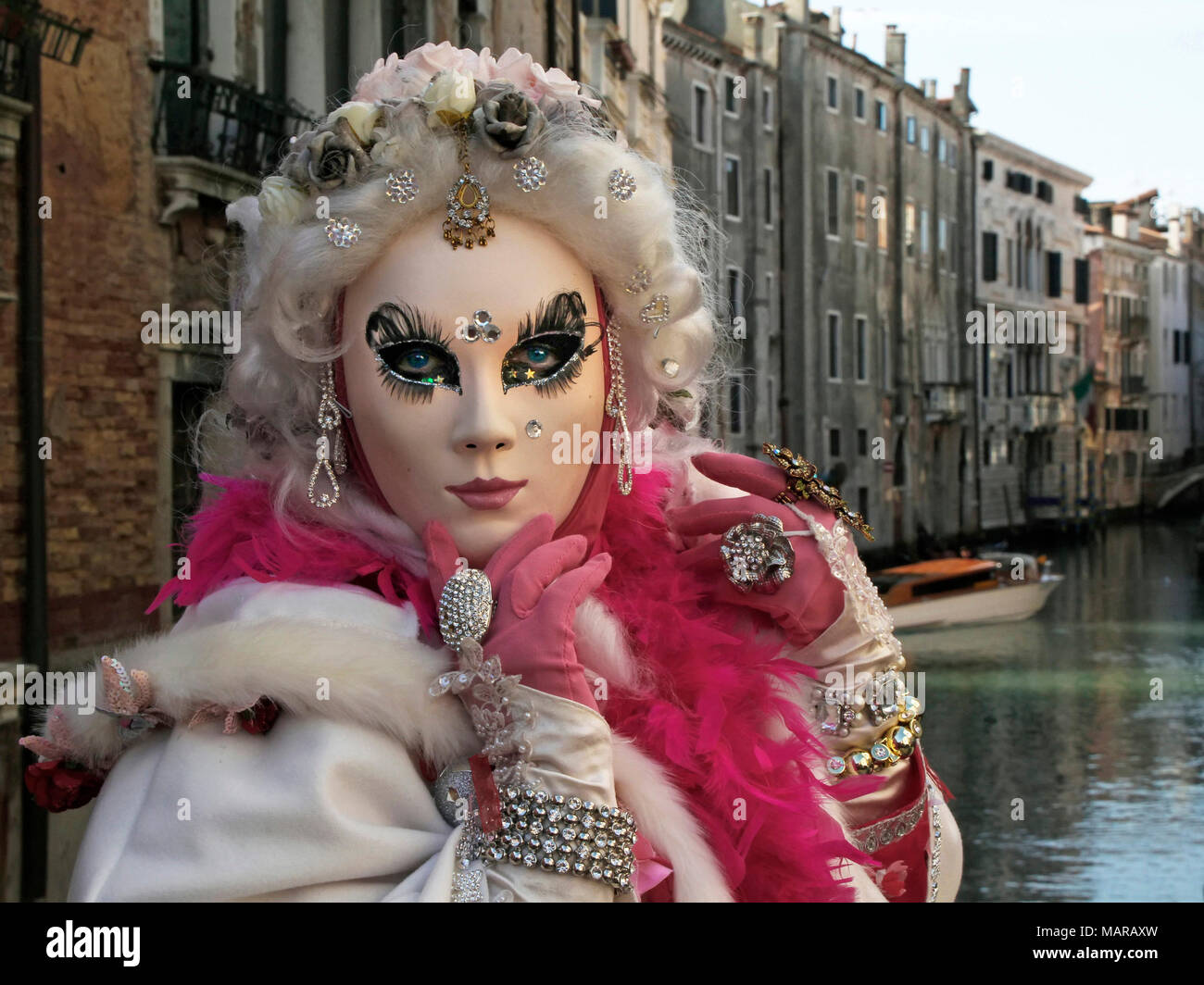 Beauty mask colour hi-res stock photography and images - Alamy